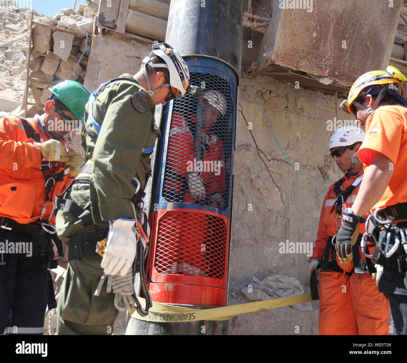 Chilean miners rescue hi-res stock photography and images - Alamy