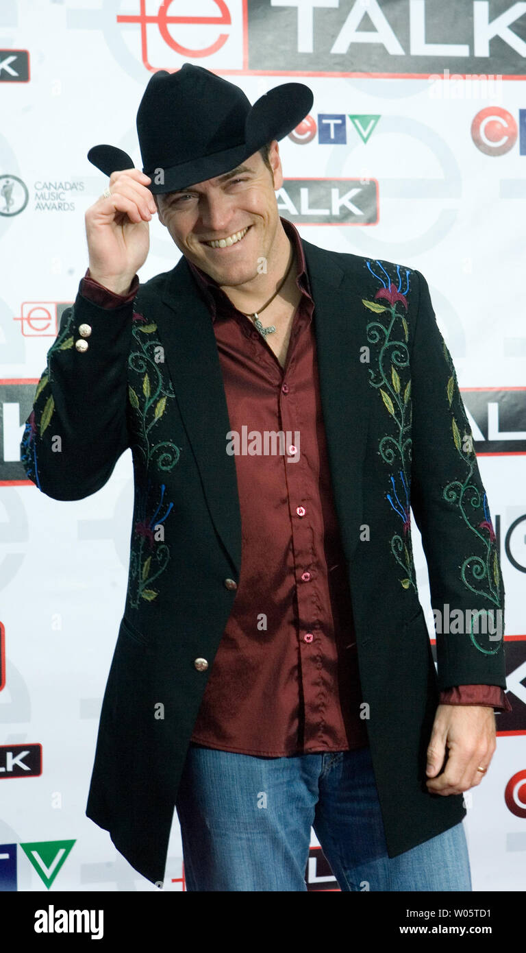 Country singer George Canyon arrives on the red carpet for the 2007 ...
