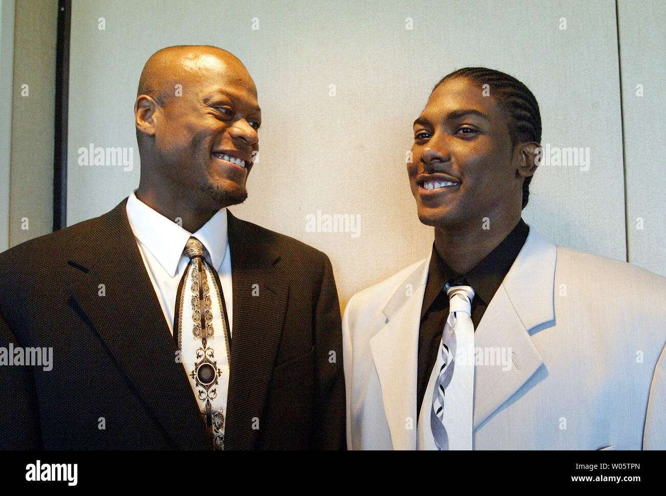 Stories during hi-res stock photography and images - Alamy