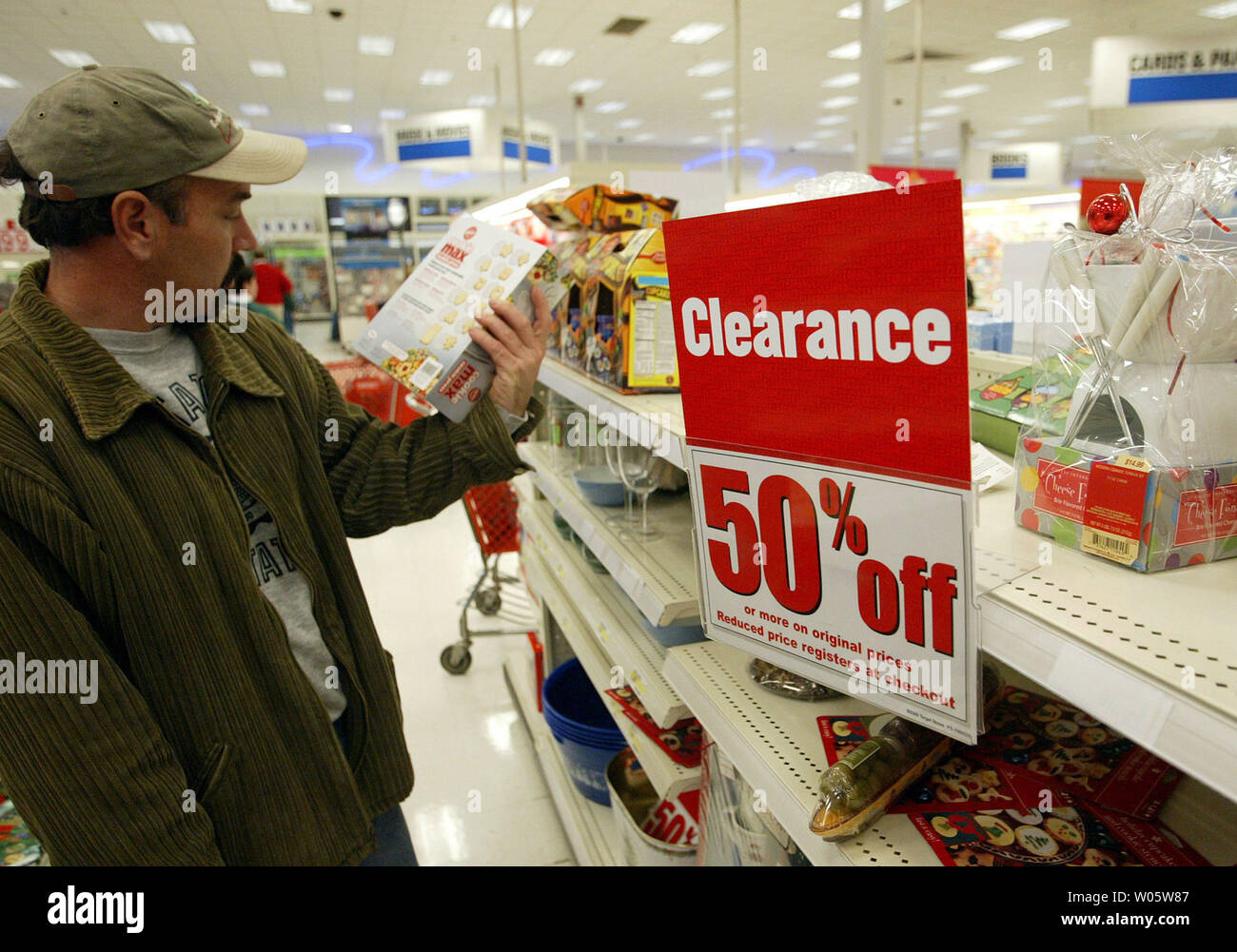 Clearance deals hi-res stock photography and images - Alamy