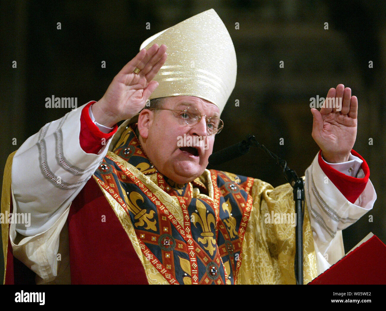 The new Archbishop of St. Louis, Raymond Burke, delivers a closing ...