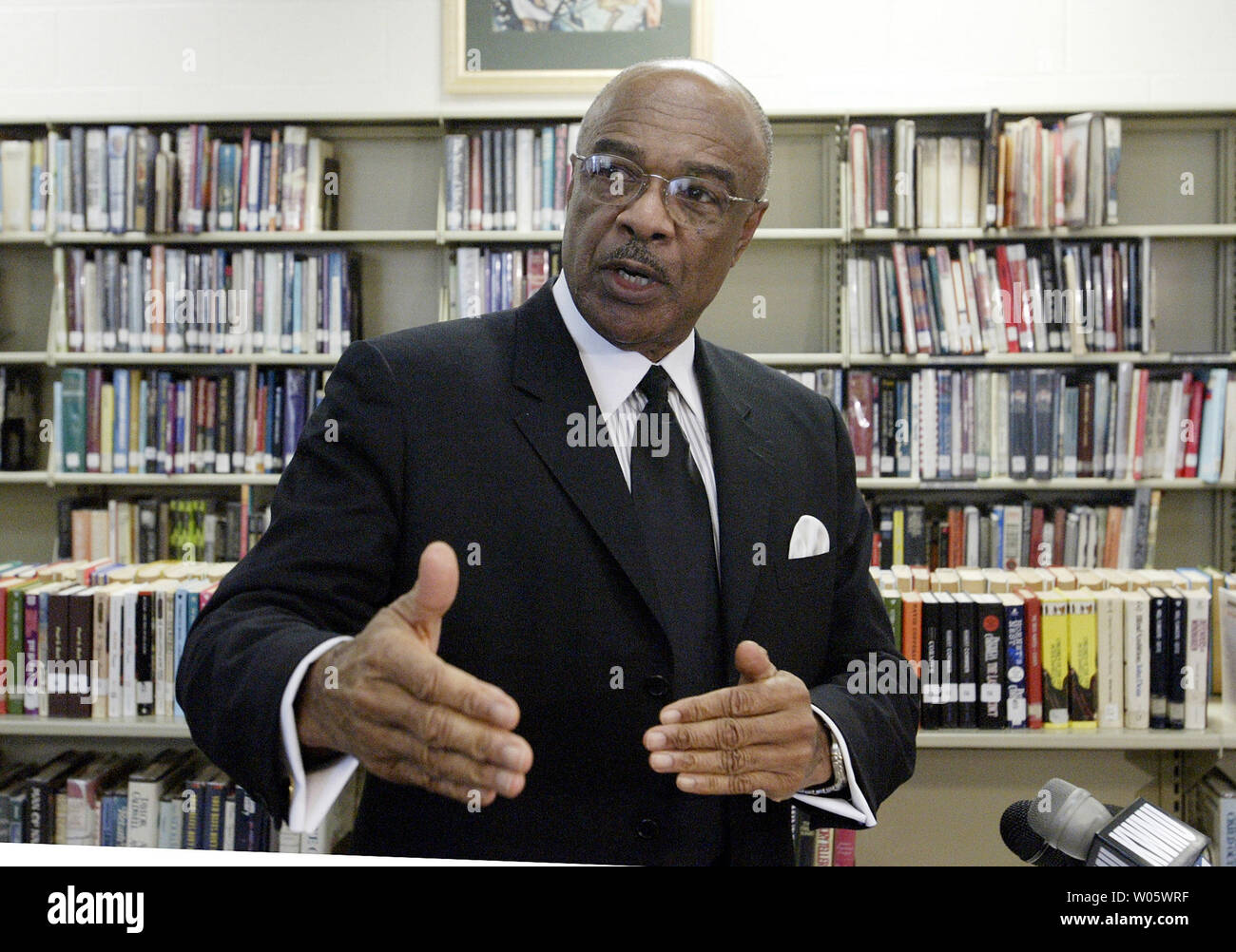Rod paige education secretary hi-res stock photography and images - Alamy
