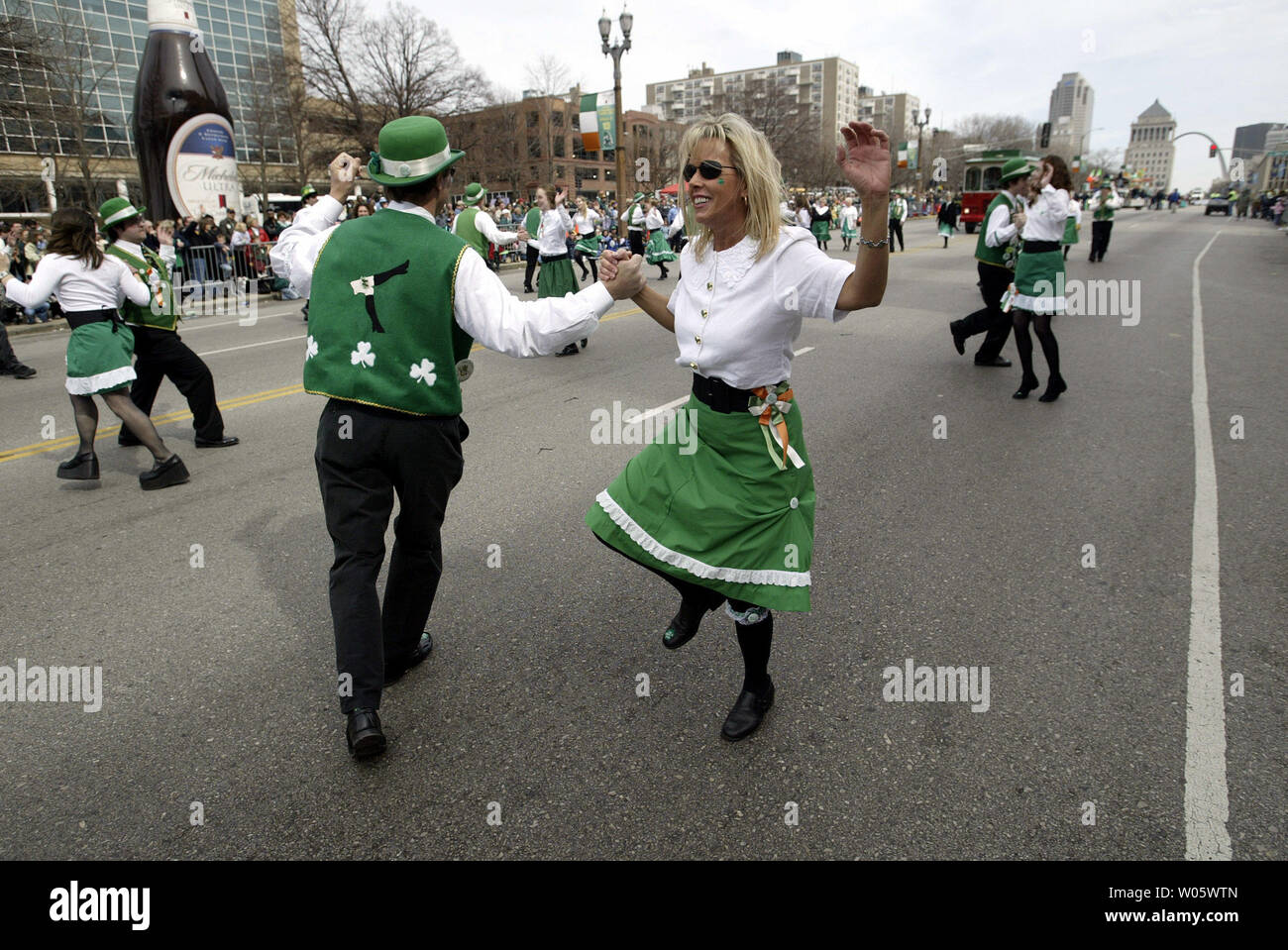 13 march 2004 hi-res stock photography and images - Alamy