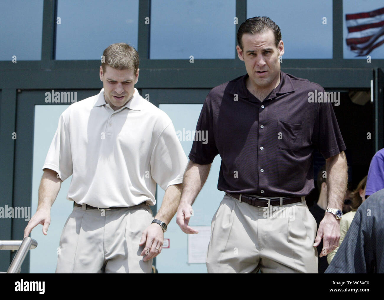 St. Louis Blues hockey players Doug Weight (L) and Scott Mellanby leave ...