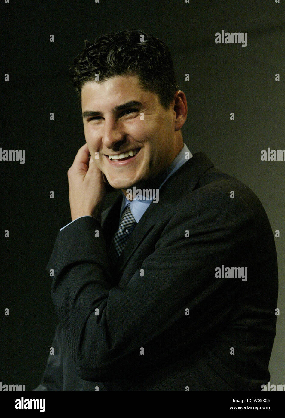St. Louis Rams quarterback Marc Bulger is all smiles as he meets with ...