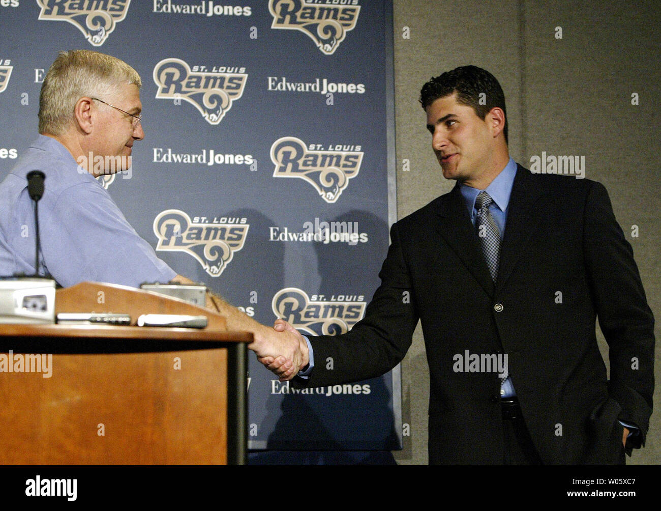 Starting new position hi-res stock photography and images - Alamy