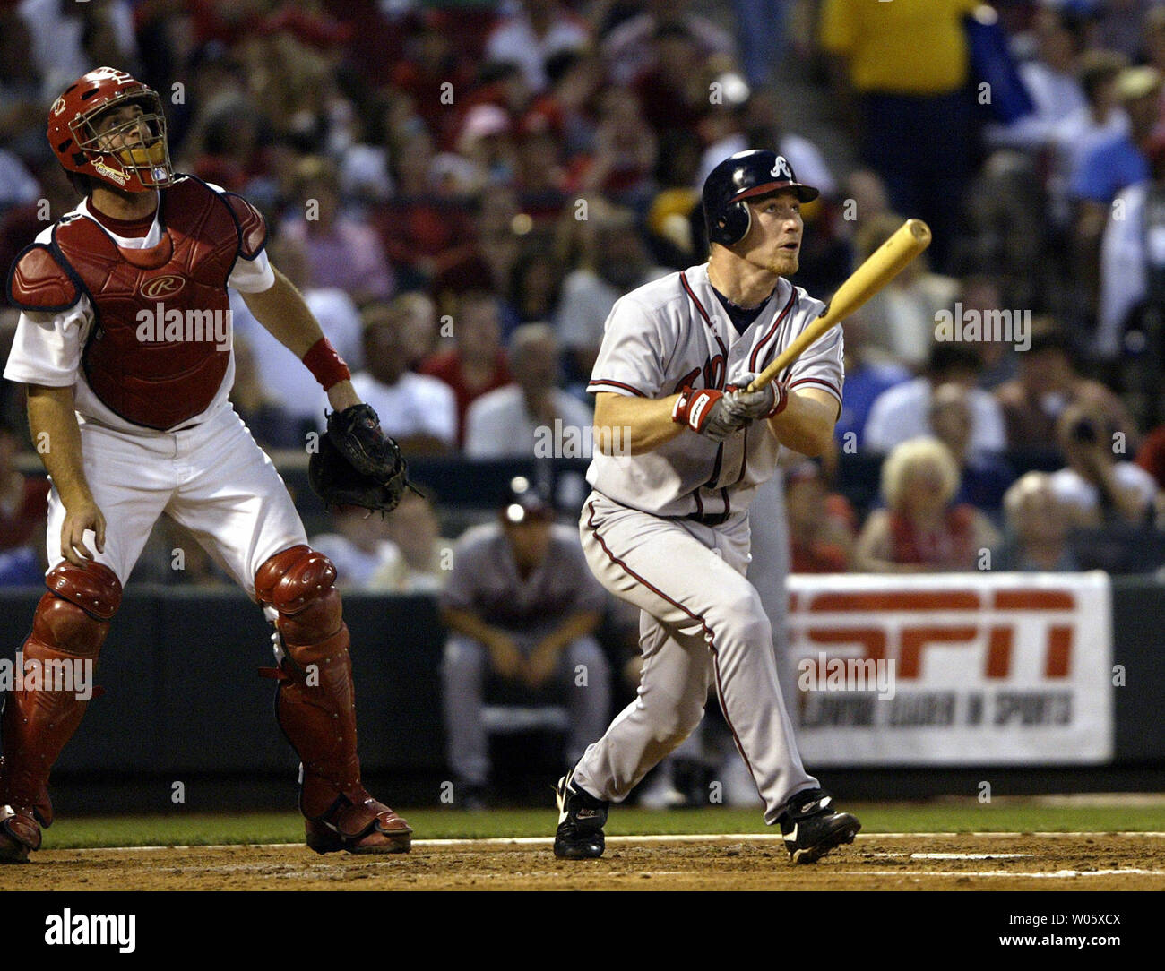 St. Louis Cardinals catcher Mike Matheny (L) and Atlanta Braves J.D ...