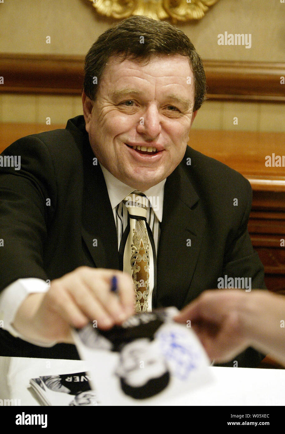 Leave it to beaver hi-res stock photography and images - Alamy