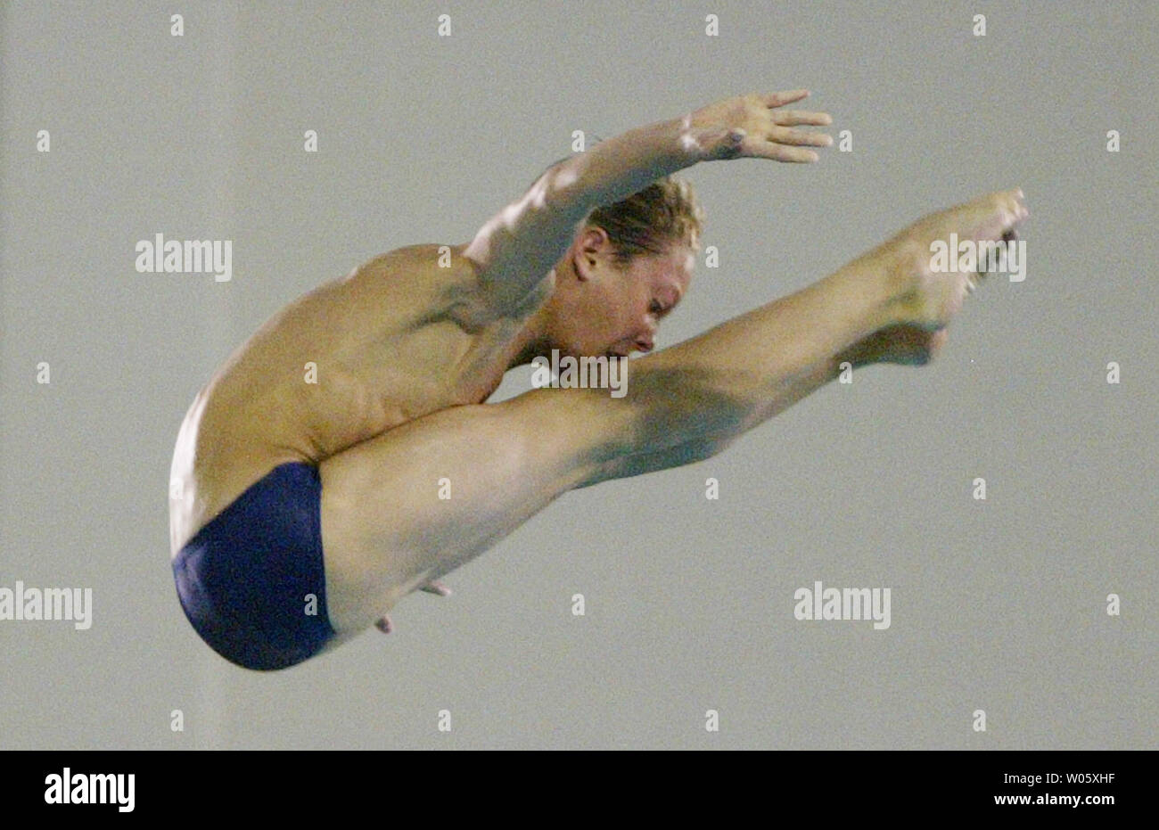 10 meter platform diver hi-res stock photography and images - Alamy