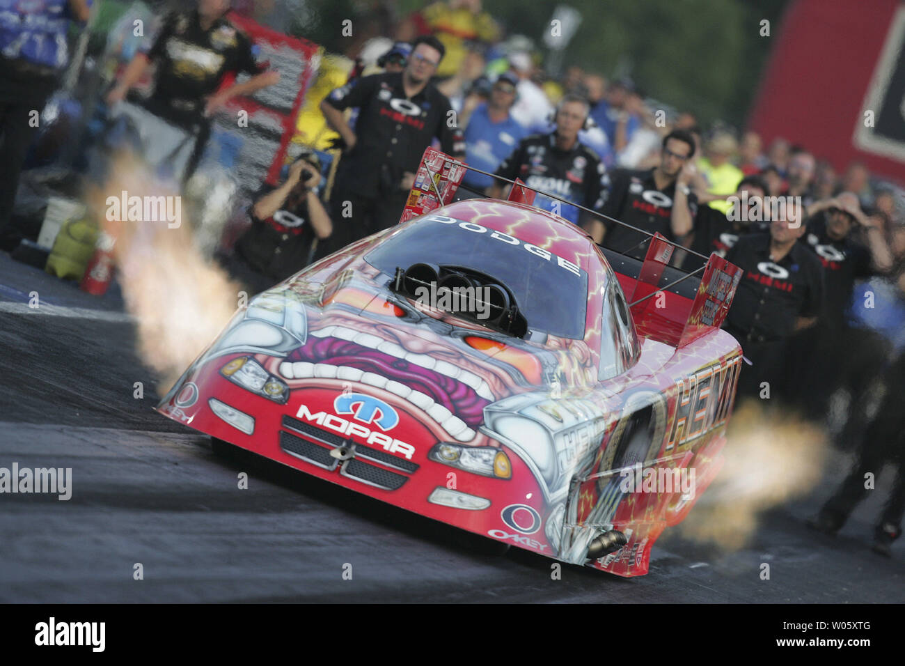 Gary Scelzi moves on to the semi-finals of the funny car division ...