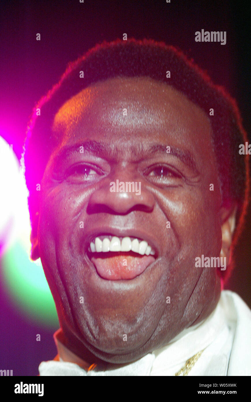 Singer Al Green entertains the crowds underneath the Gateway Arch ...