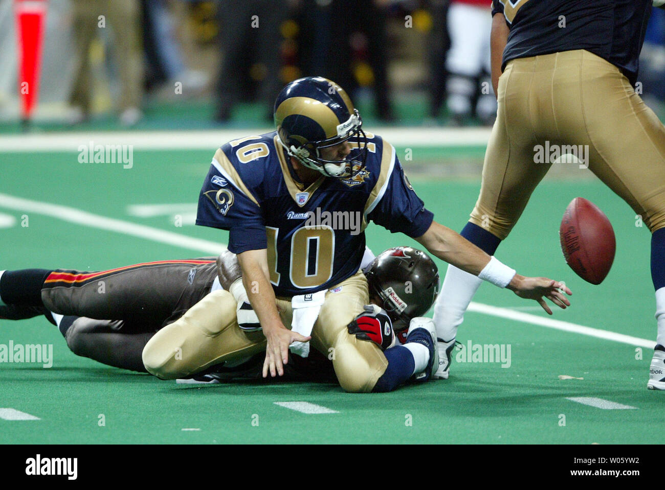 St louis rams tampa bay buccaneers hi-res stock photography and images ...