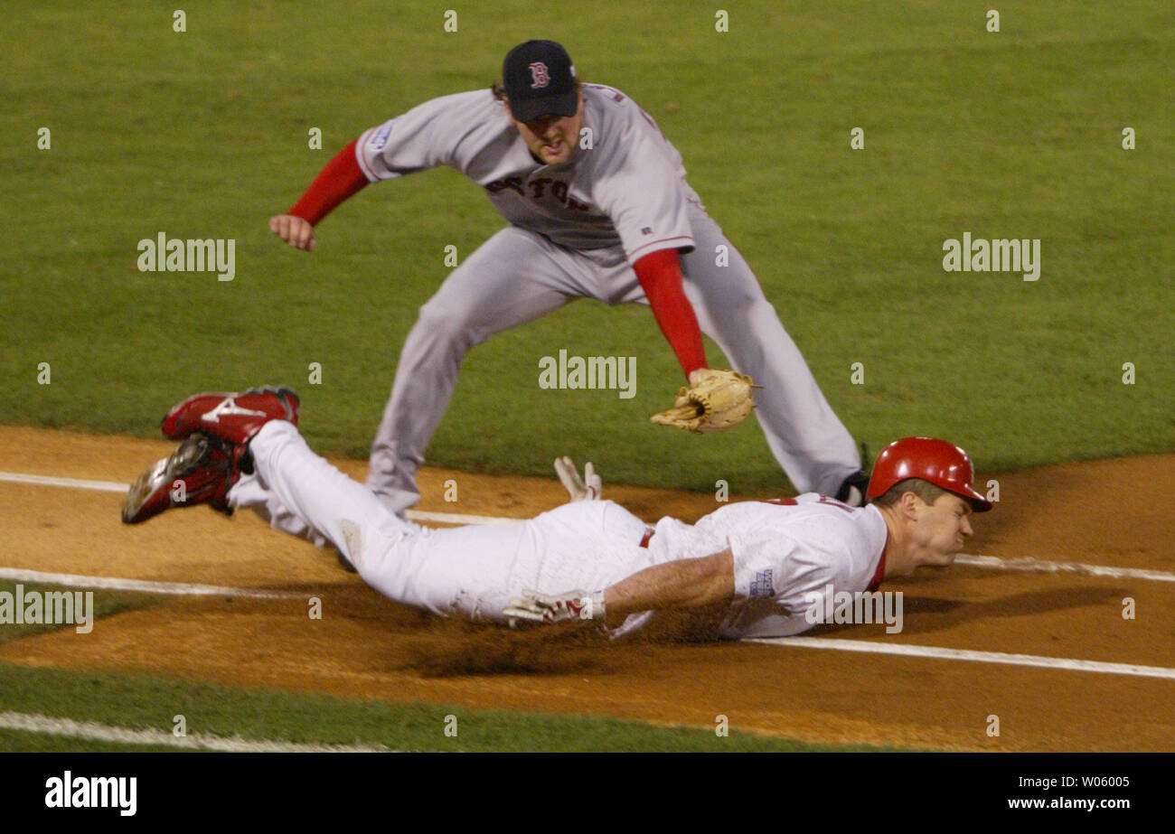 Red sox pitcher derek lowe hi-res stock photography and images - Alamy
