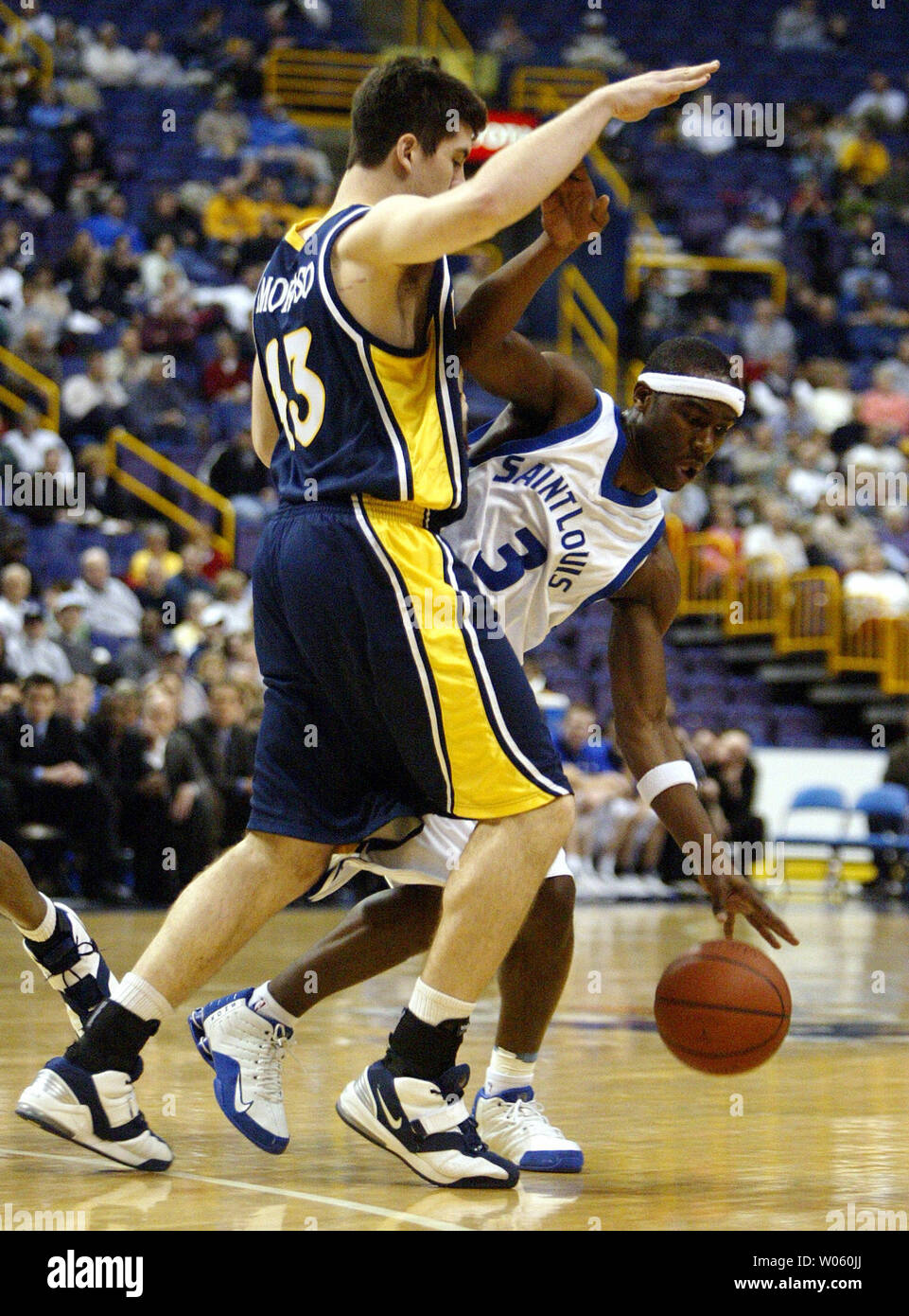 Marquette golden eagles hi-res stock photography and images - Alamy