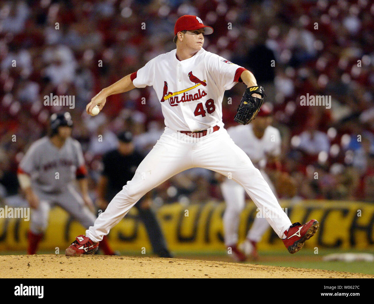 St. Louis Cardinals relief pitcher Brad Thompson delivers a pitch to ...