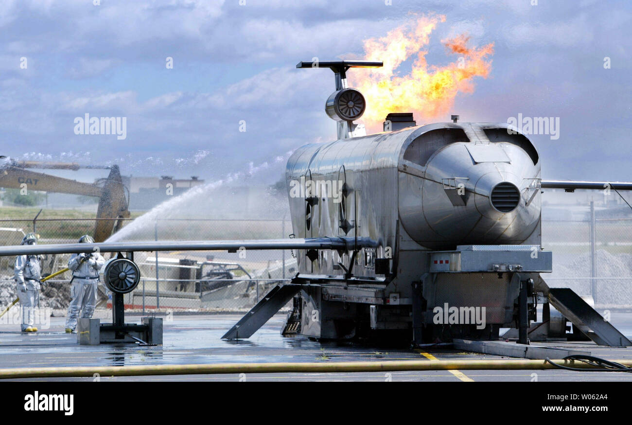 Full scale exercise hi-res stock photography and images - Alamy