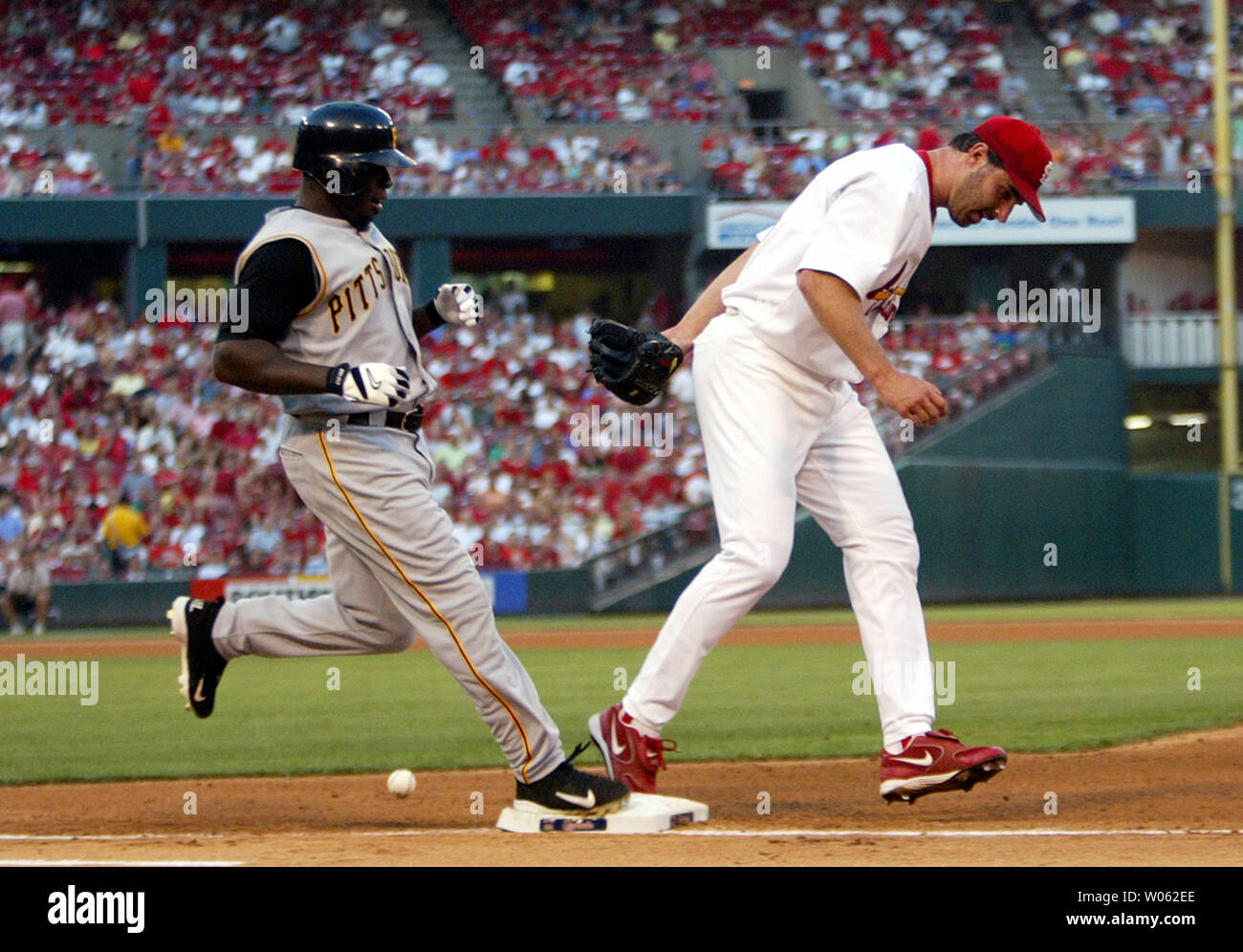 St. Louis Cardinals Matt Morris beats Pittsburgh Pirates Matt Lawton to ...