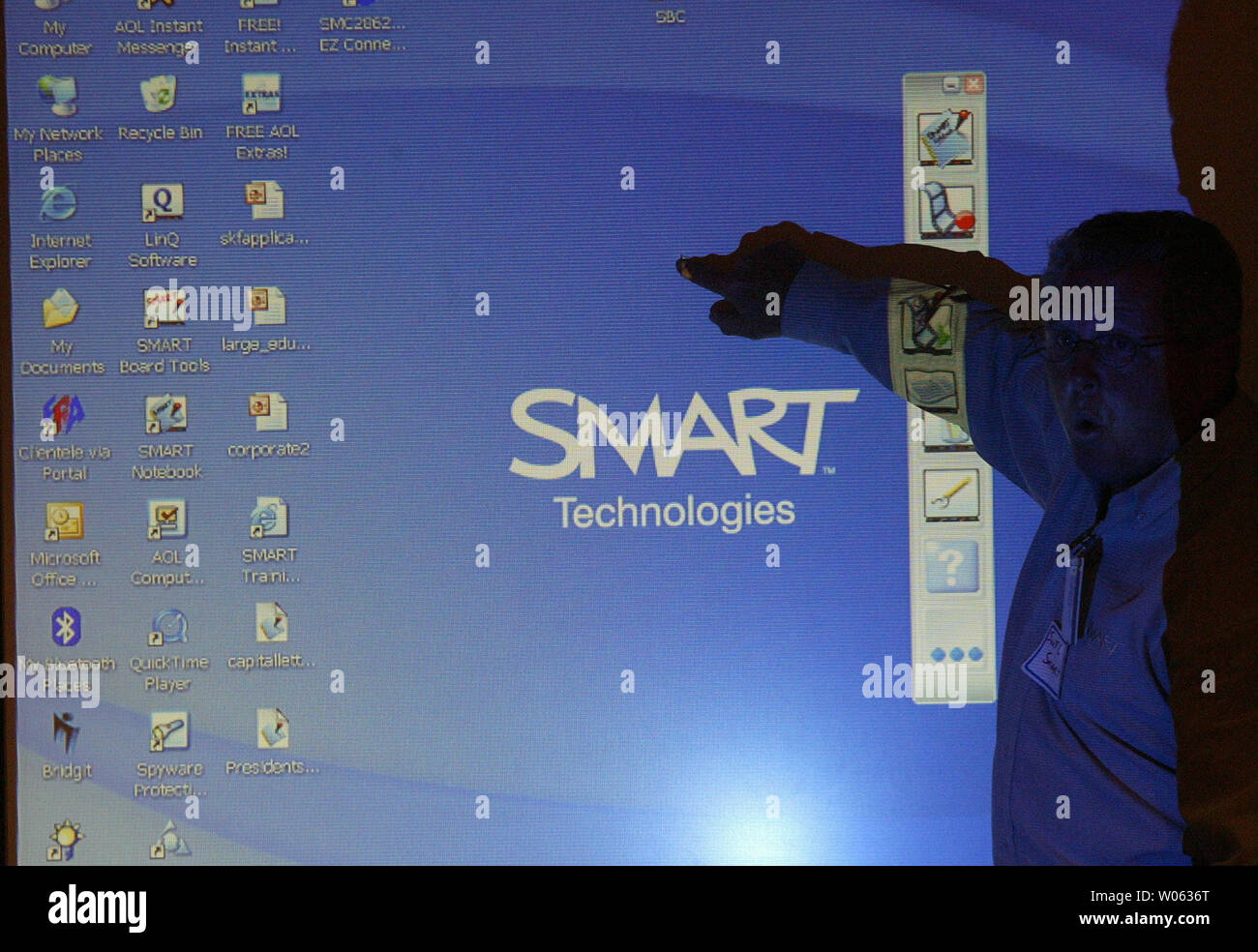 Scott Barnhart of SMART Technologies demonstrates how to use the new ...