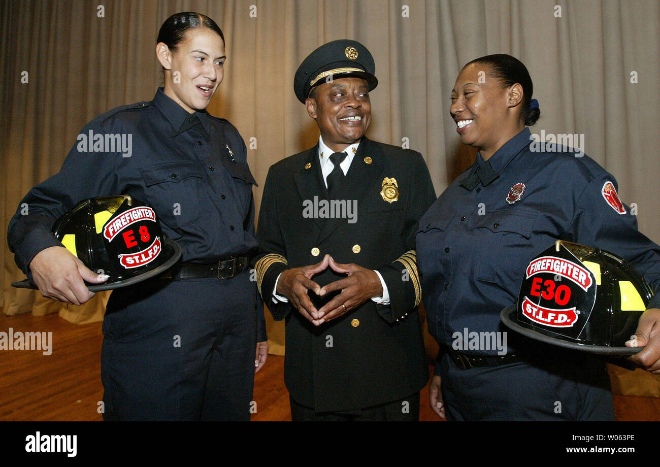 St. Louis Fire Chief Sherman George talks with newly appointed ...