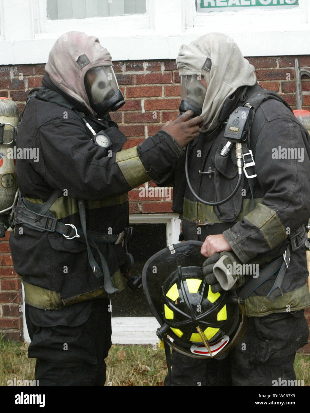 Two story a frame house hi-res stock photography and images - Alamy