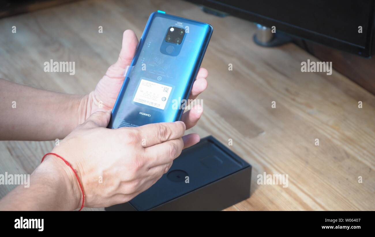 Unboxed phone hi-res stock photography and images - Alamy