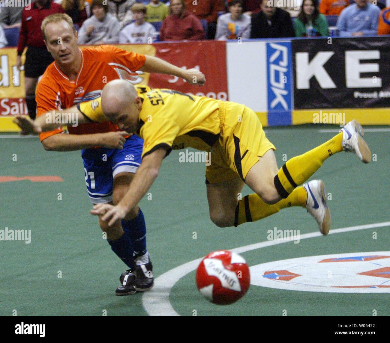 L pushes hi-res stock photography and images - Alamy