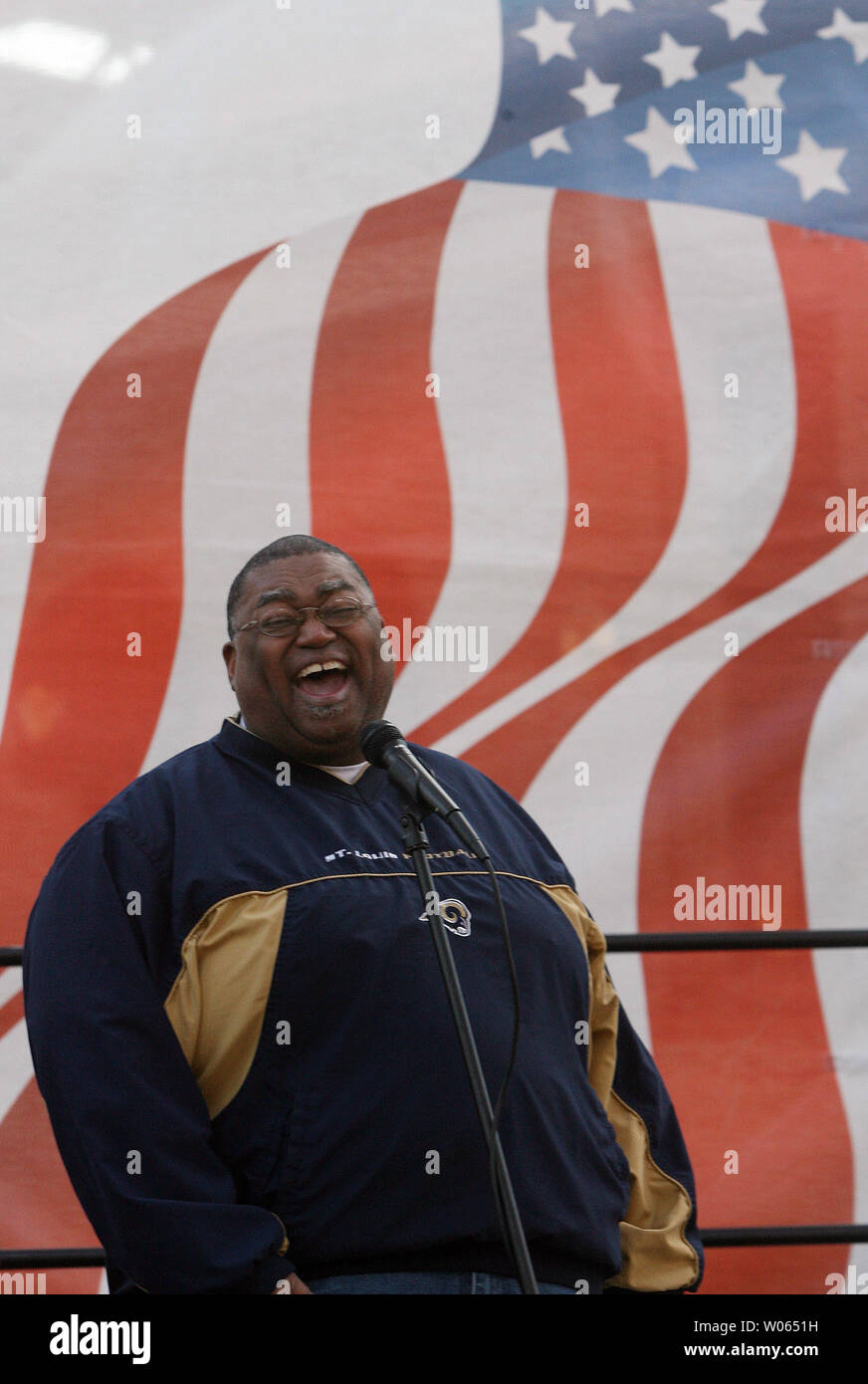 Singer Charles Glenn hits the high notes as he sings The National ...
