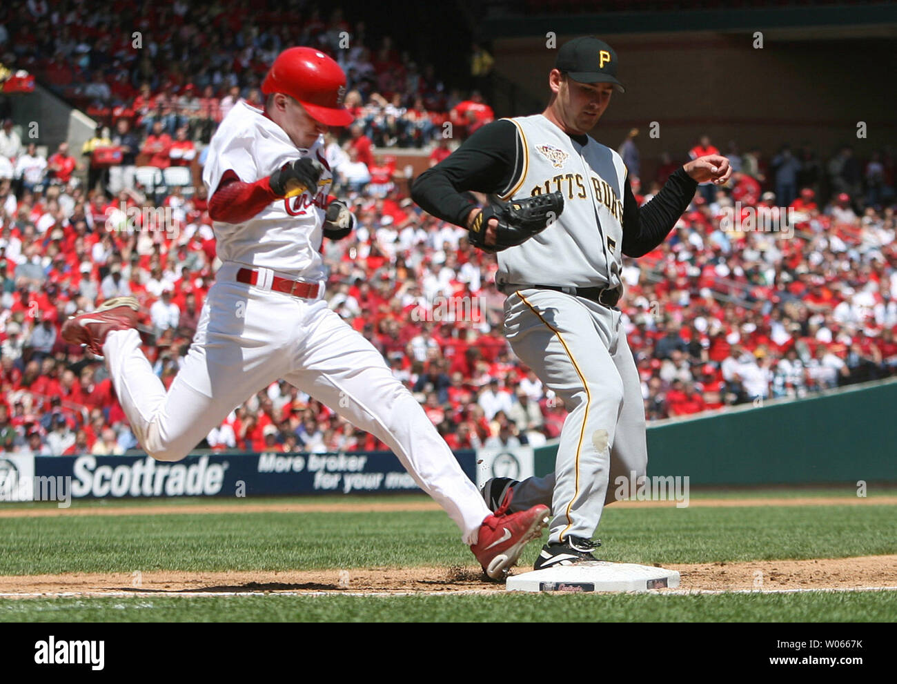 Pittsburgh Pirates first baseman Jose Hernandez steps on first base ...