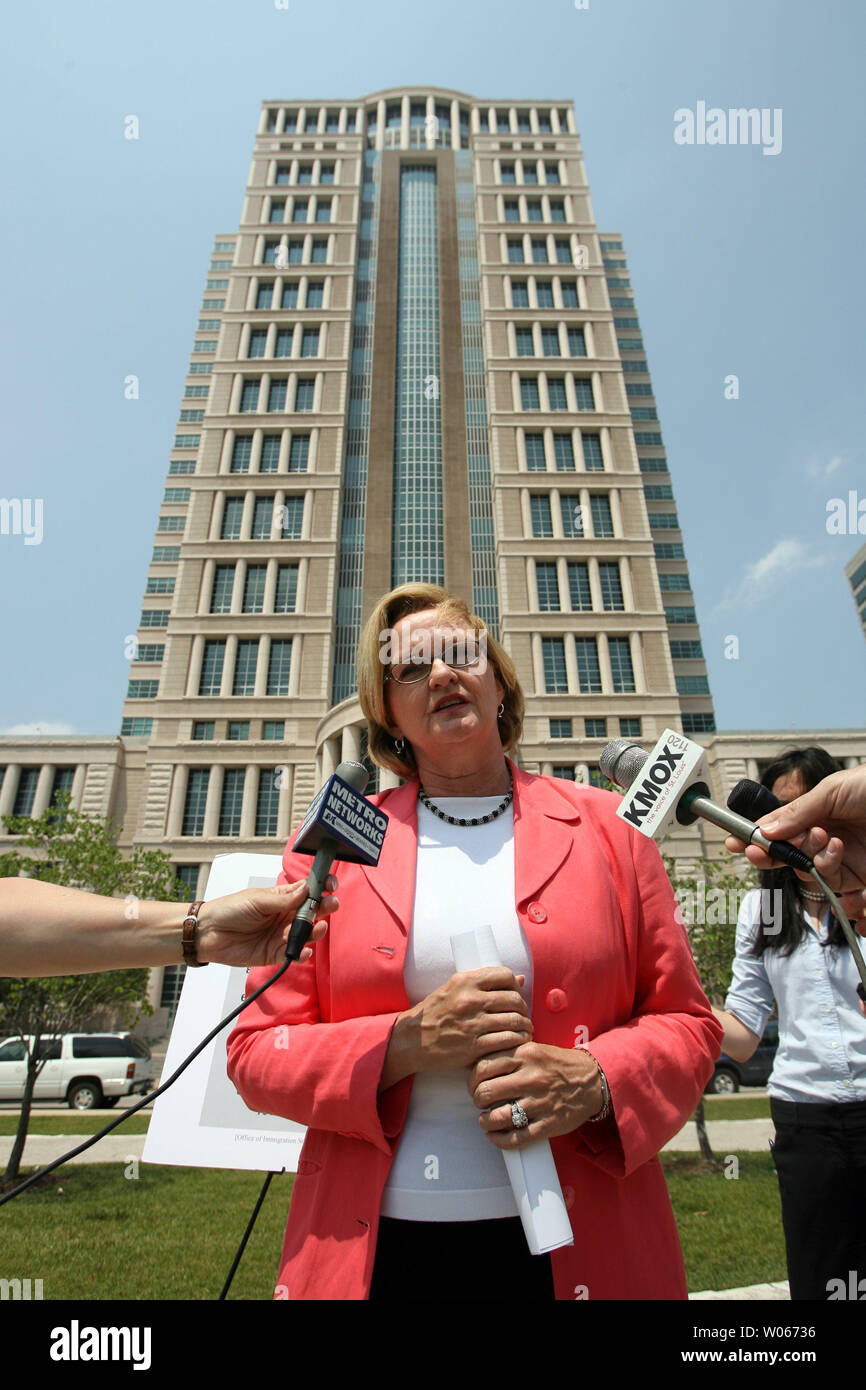 Thomas f eagleton federal courthouse hi-res stock photography and ...