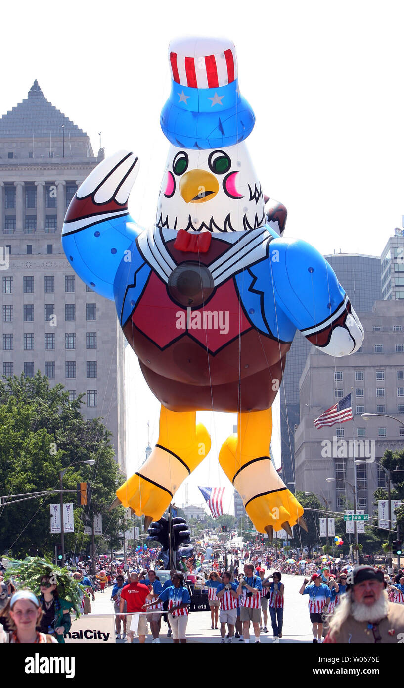 Eagle balloon hi-res stock photography and images - Alamy