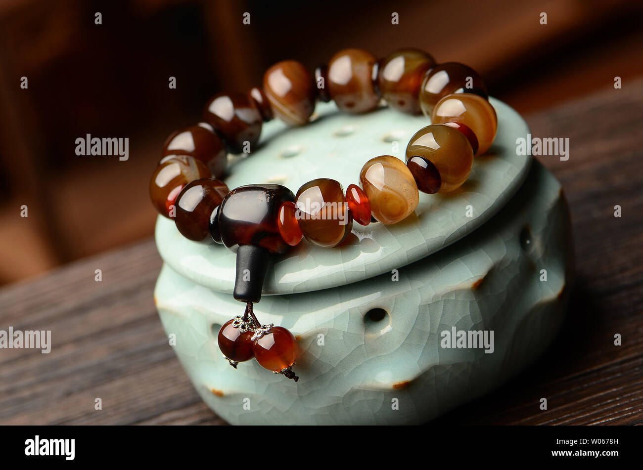 Silk agate bracelet Stock Photo - Alamy
