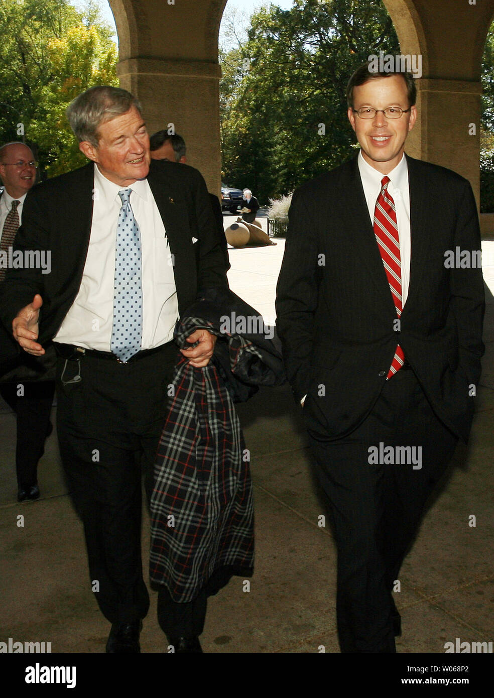 MIssouri Senators Christopher "Kit" Bond (L) and Jim Talent arrive at ...