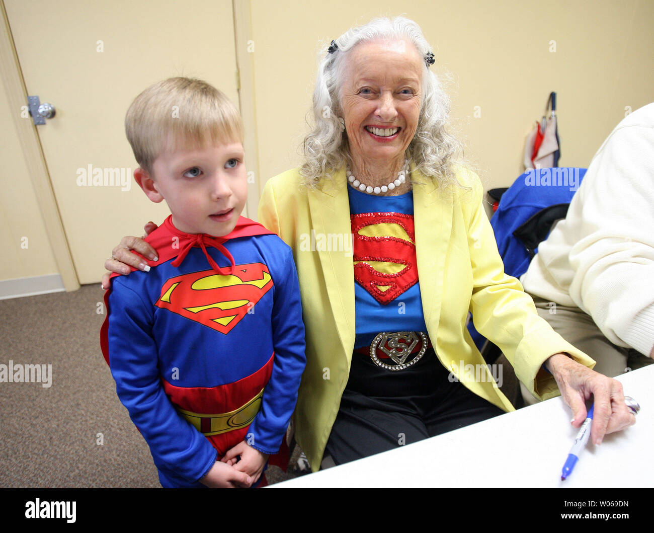 Noel neill hi-res stock photography and images - Alamy