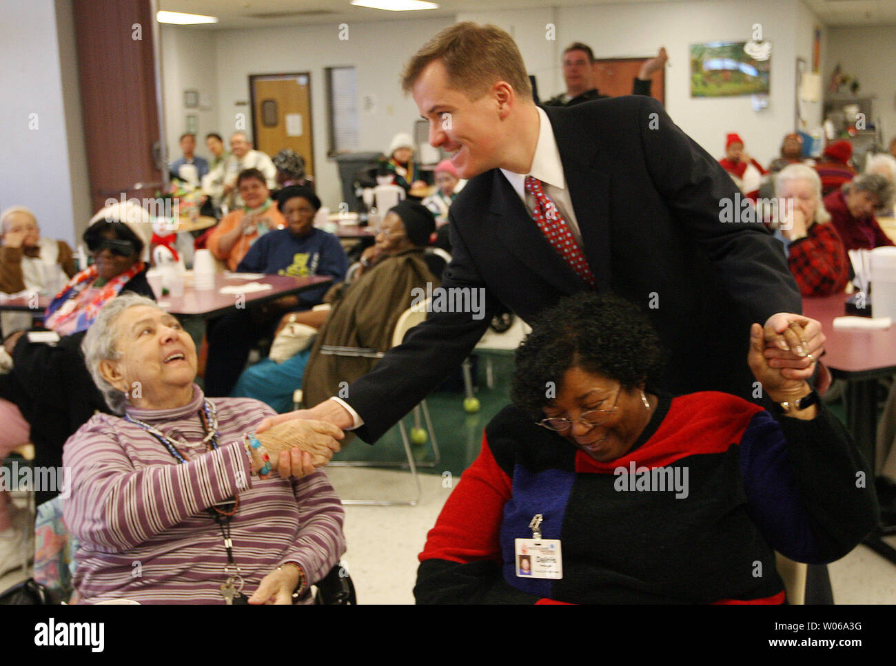 Missouri Governor Matt Blunt greets residents after outlining his new ...