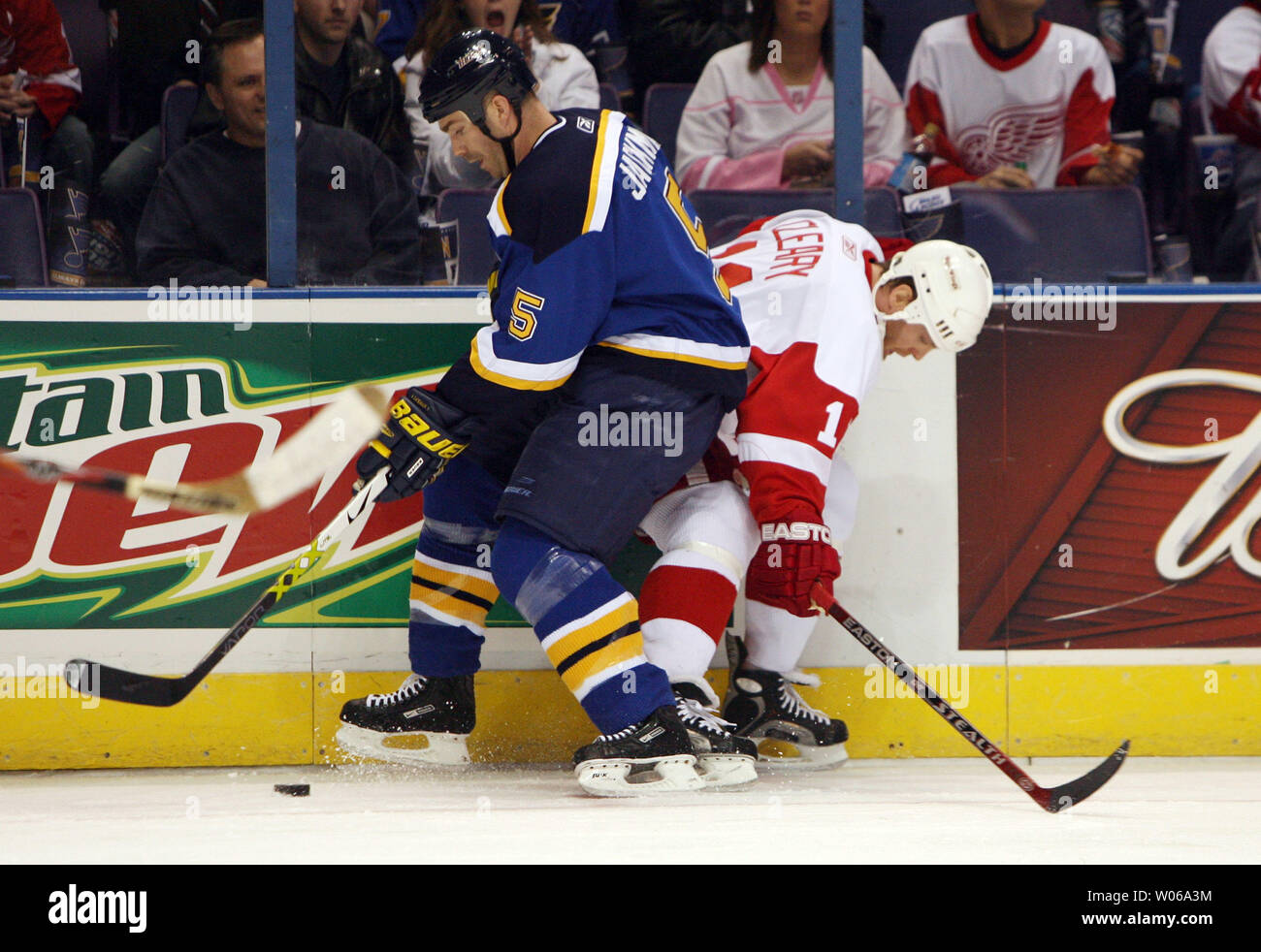 Dan cleary hi-res stock photography and images - Alamy