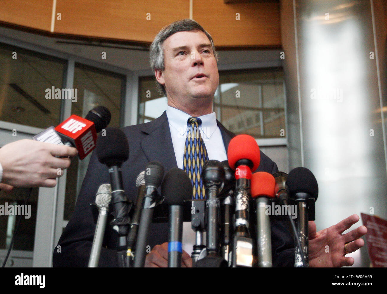 St. Louis County Porsecuting Attorney Robert P. McCulloch reads the ...