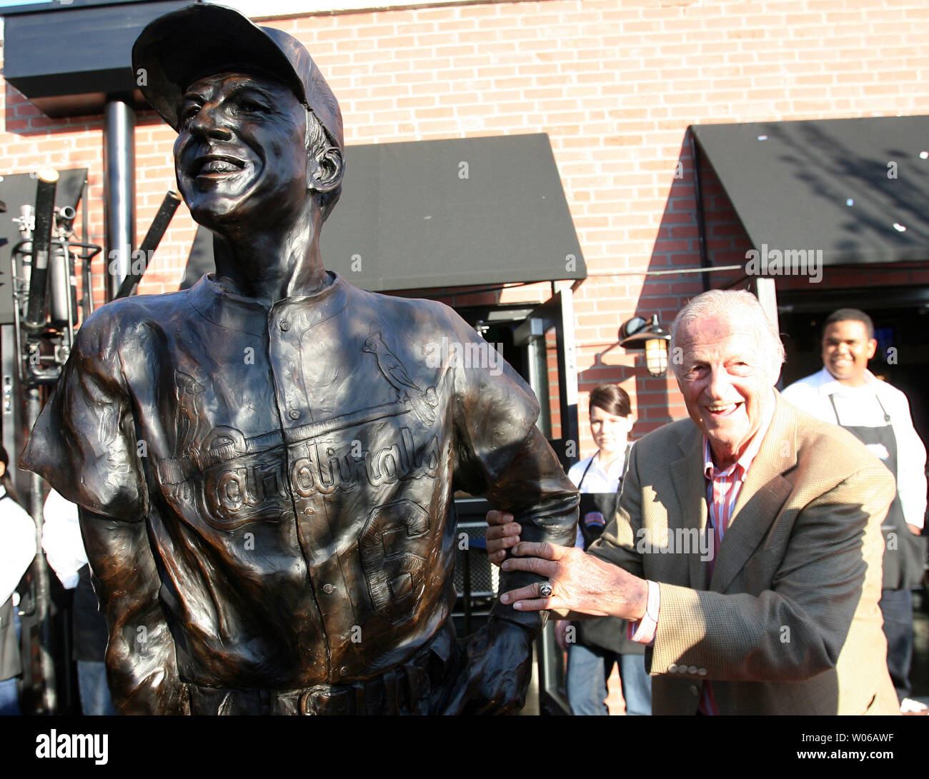 Stan musial statue hi-res stock photography and images - Alamy
