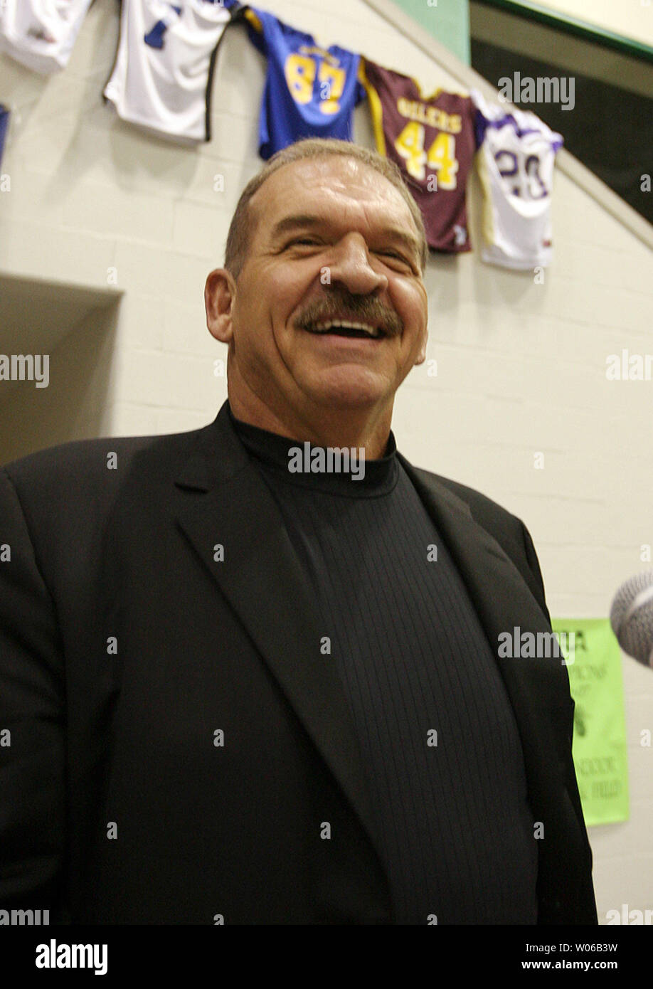 National Football Hall of Fame member, former St. Louis football ...