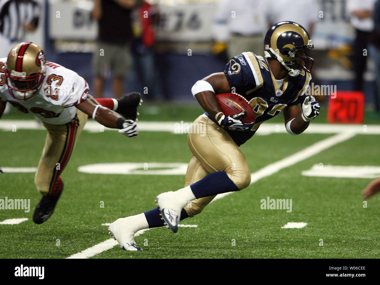 Dante hall hi-res stock photography and images - Alamy