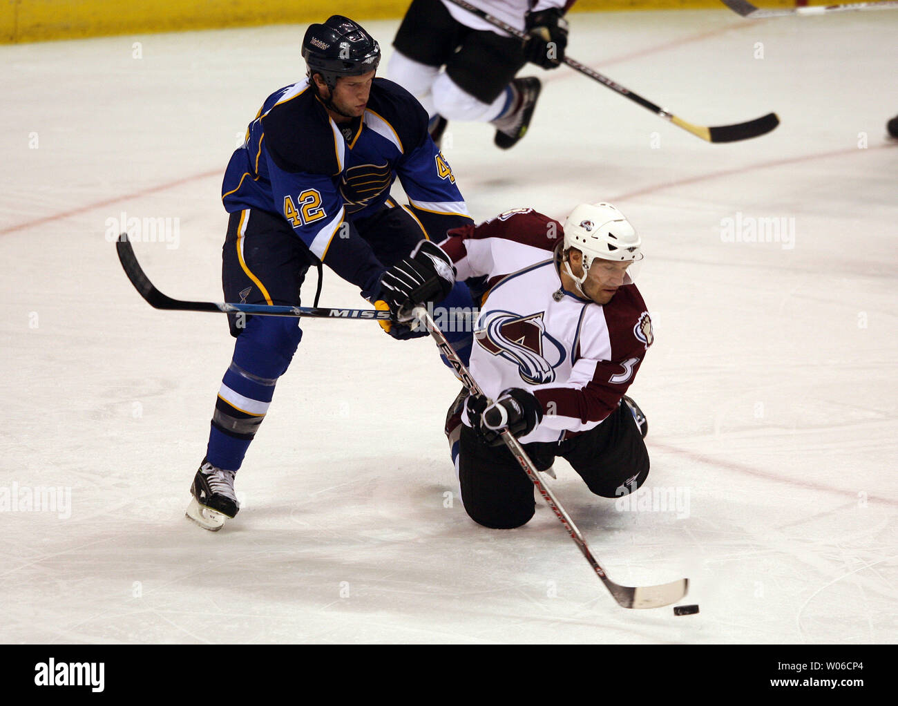 L pushes hi-res stock photography and images - Alamy