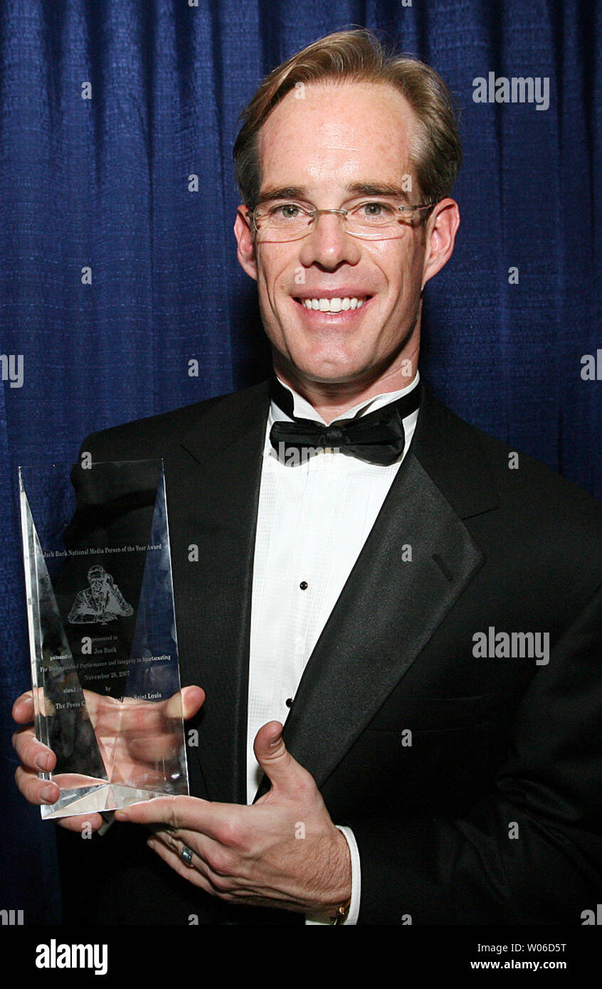 Fox broadcaster Joe Buck displays his award during the Jack Buck ...