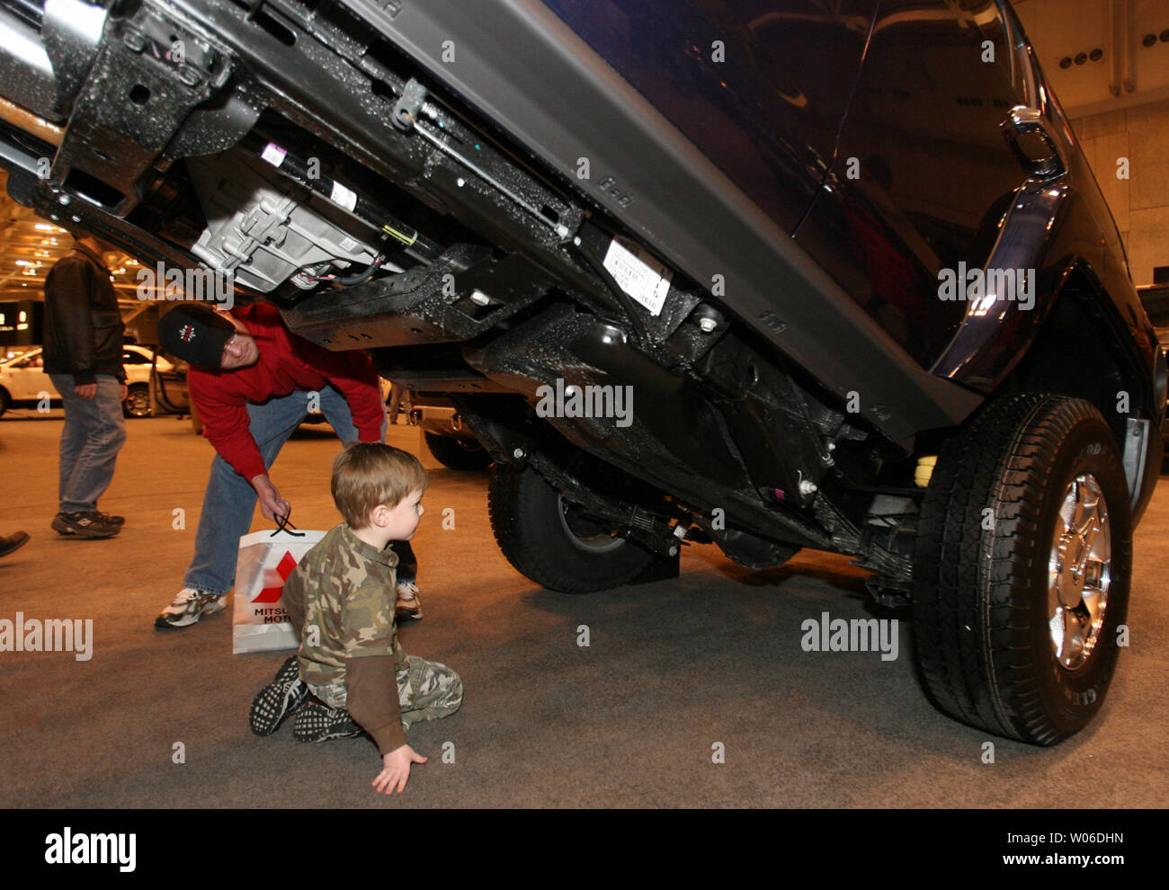 Jeff Bican of Lake St. Louis, Missouri point out some of the finer ...