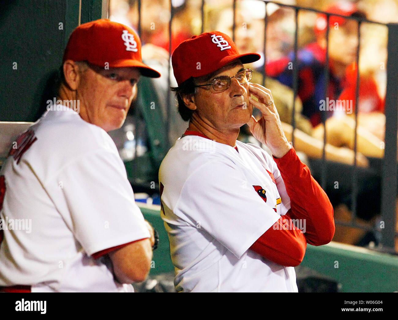 St. Louis Cardinals manager Tony La Russa (R) and pitching coach Dave ...