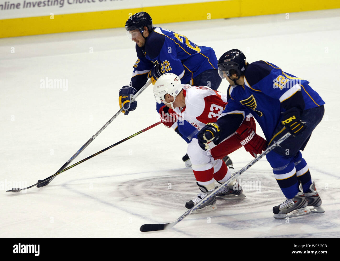 Detroit red wings kris draper hi-res stock photography and images - Alamy