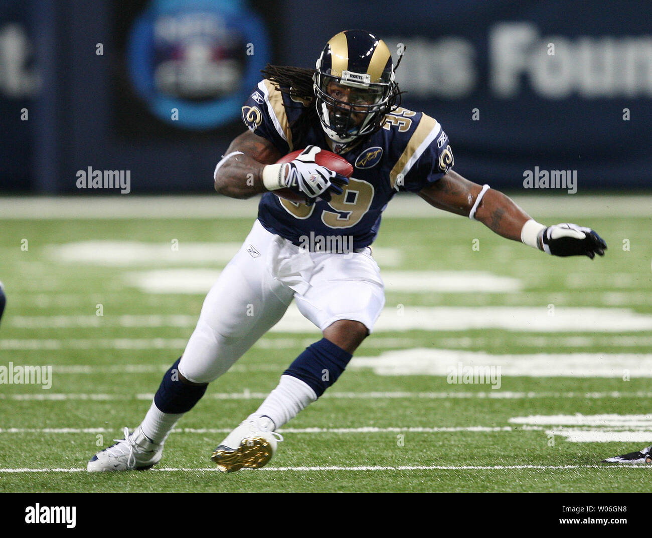 St. Louis Rams Steven Jackson runs the football during an opening drive ...