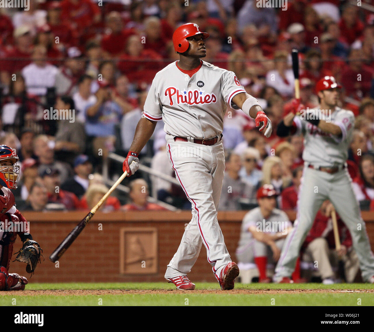 Philadelphia Phillies Ryan Howard watches as his grand slam home run ...