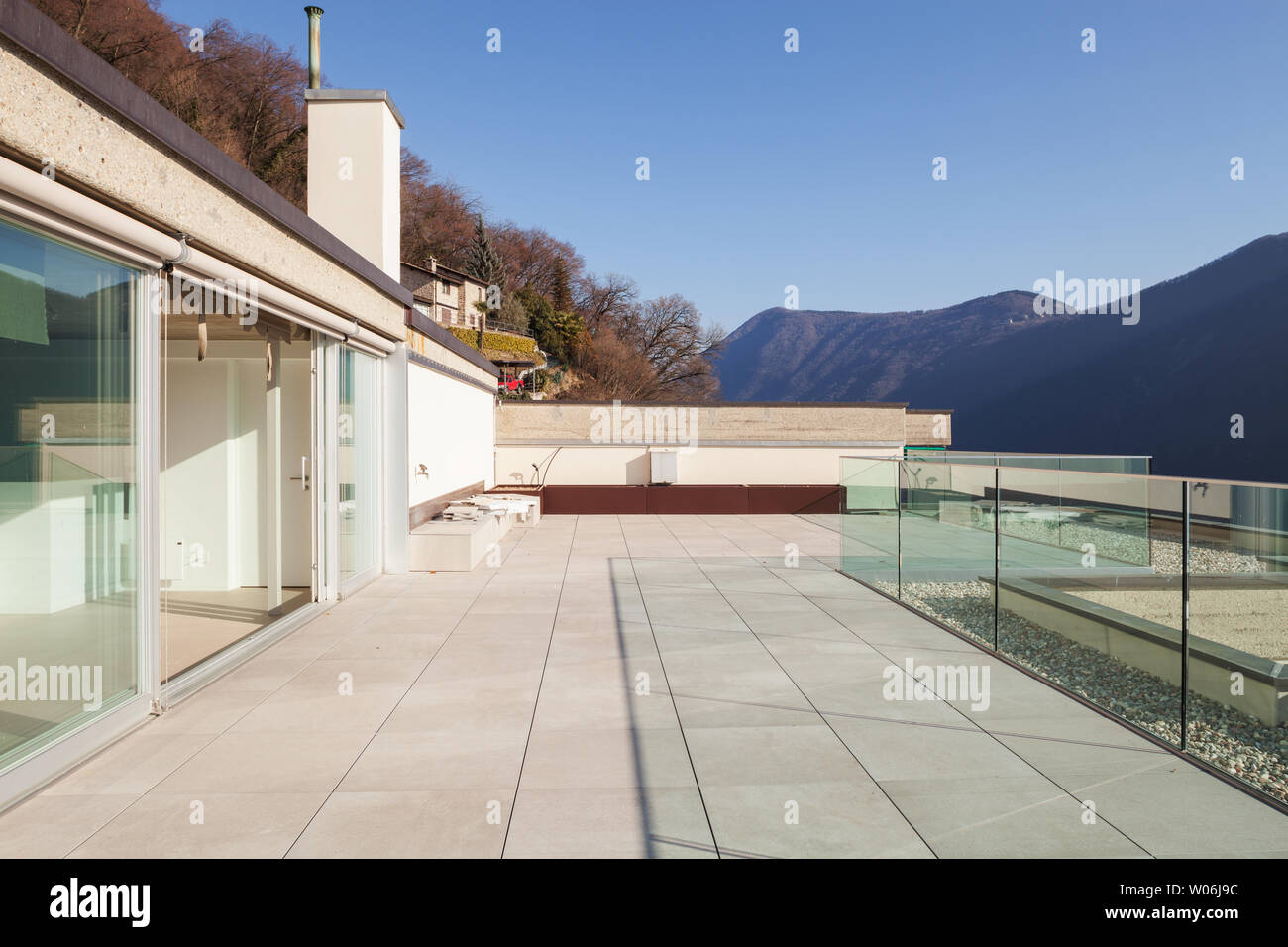 Minimalist terrace hi-res stock photography and images - Alamy