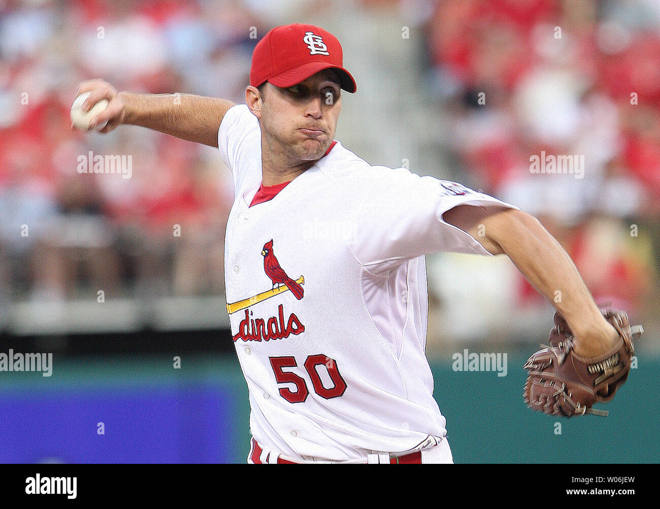 St. Louis Cardinals starting pitcher Adam Wainwright delivers a pitch ...