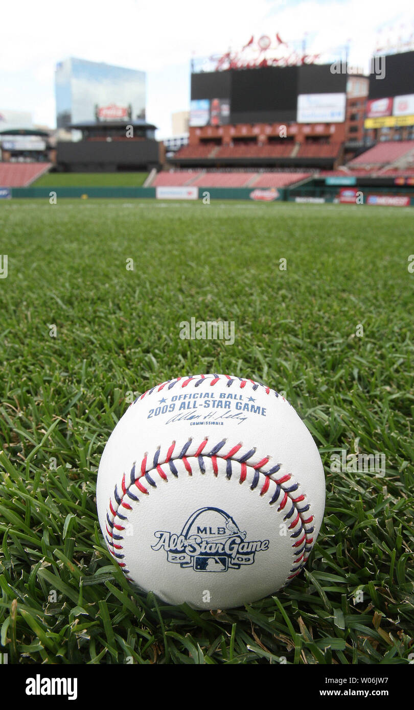 Rawlings sporting goods hi-res stock photography and images - Alamy