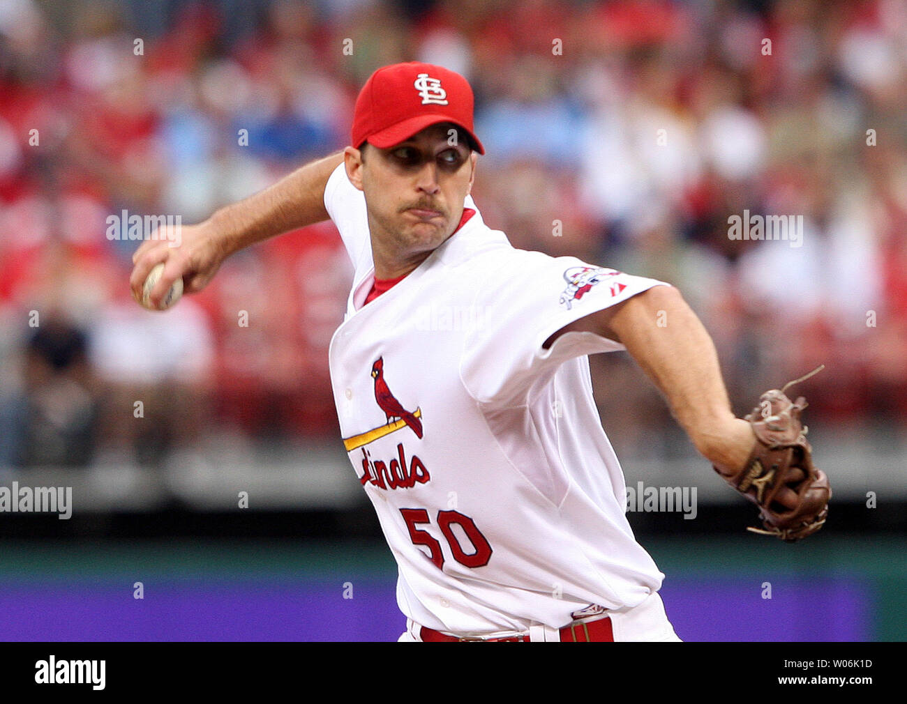 St. Louis Cardinals starting pitcher Adam Wainwright delivers a pitch ...